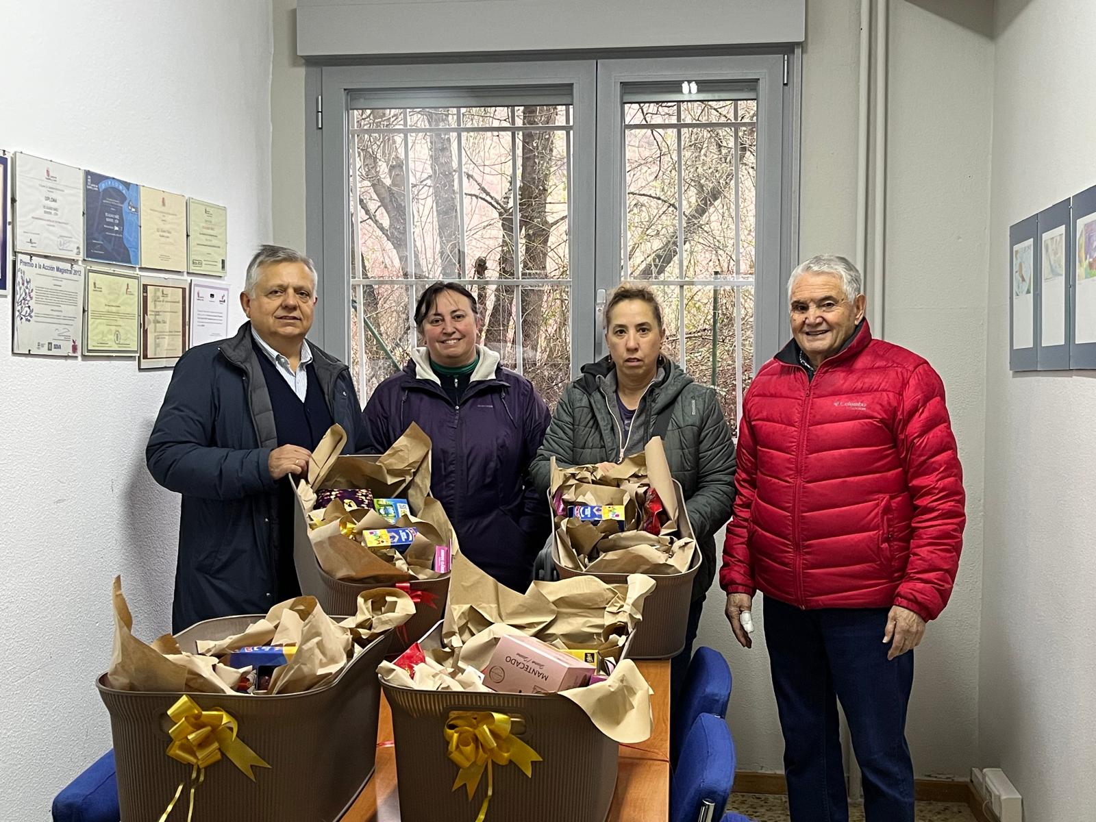 El IES Álvaro Yáñez entrega productos variados a Cáritas de la UPA de ...